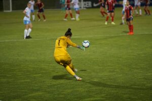 15 Must-Know Soccer Curling Shots and How to Perfect Them - Pitch Pearls